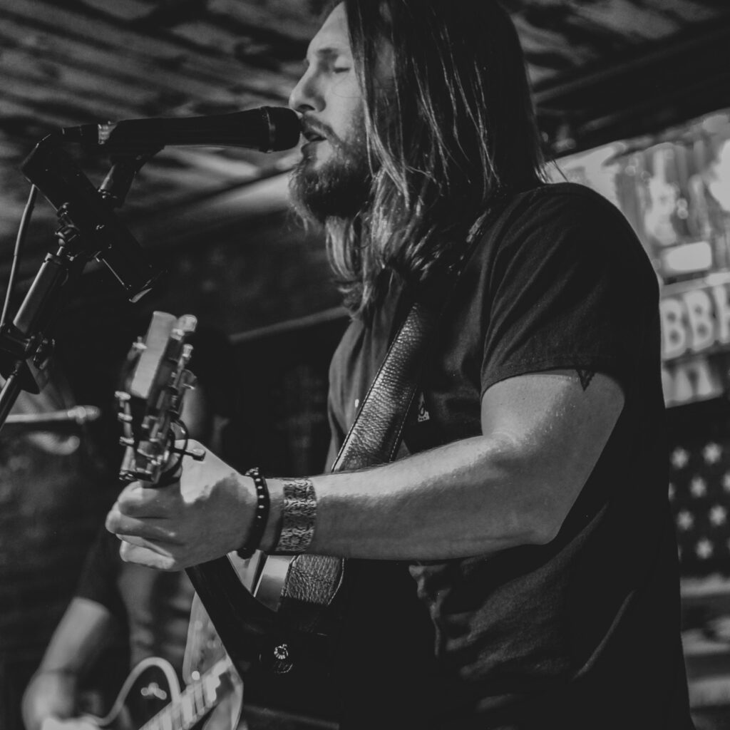 Jared Shoemaker at The Tipsy Toad - Somerset Tourism - seemyset.com